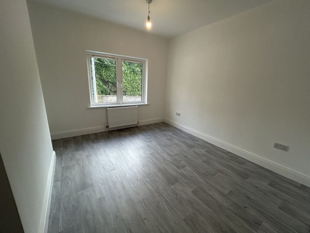 27 | Barry Auctioneers